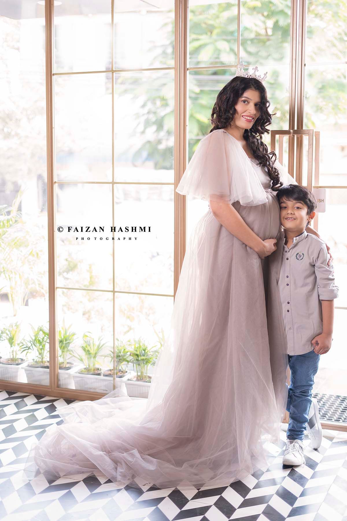 "Magnificent Maternity: Capturing Life's Beautiful Journey"